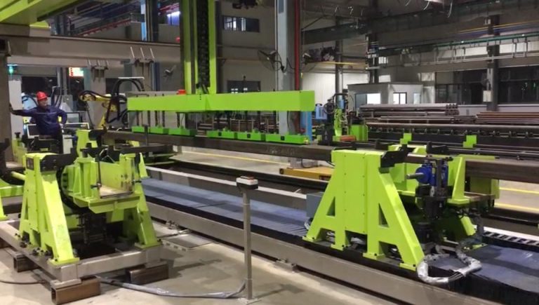 Gantry System/Robot/Crane - Definition & Industrial Applications