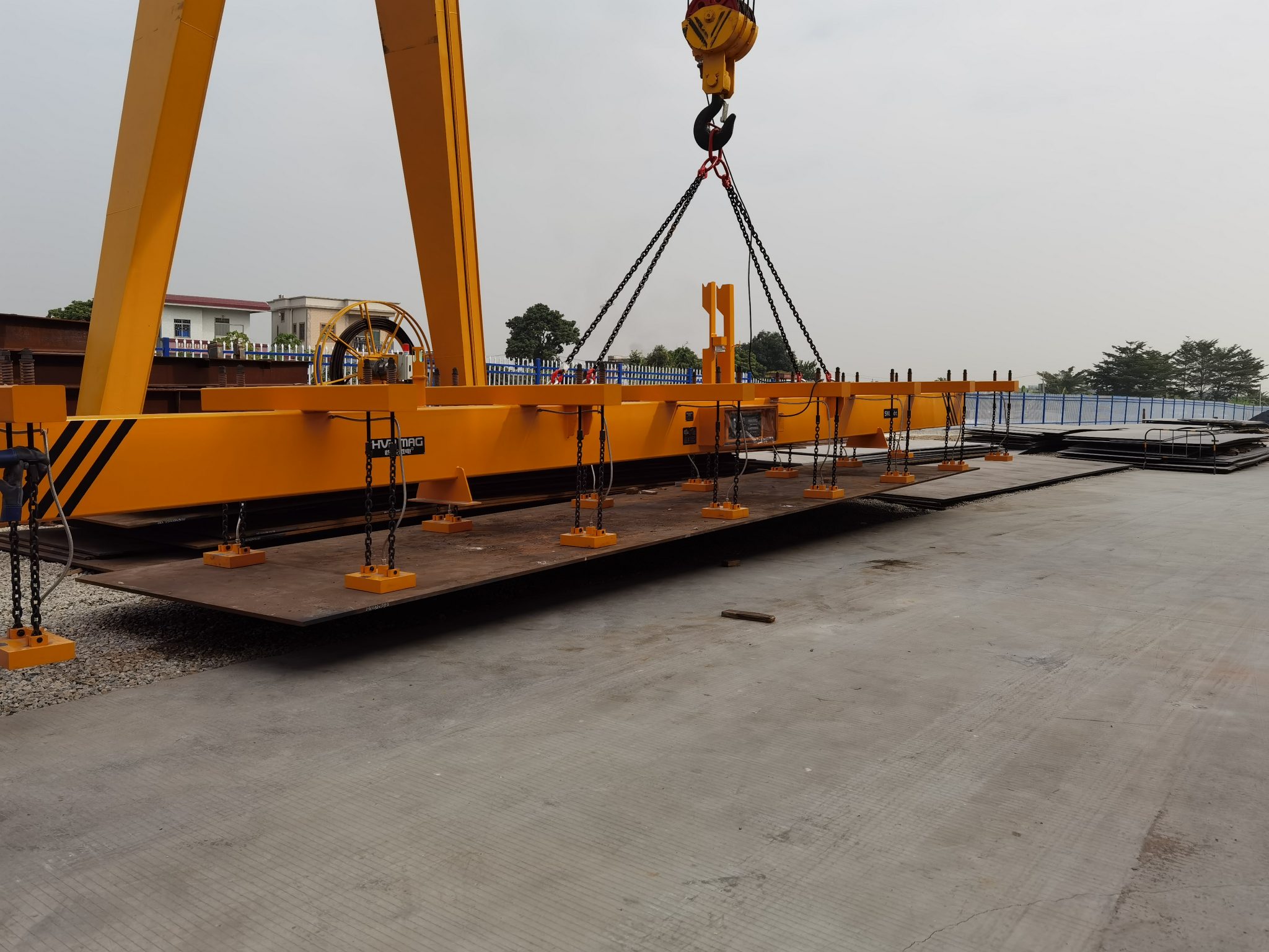 Magnetic Hoist Attachment - Magnetic Lifting Device for Steel