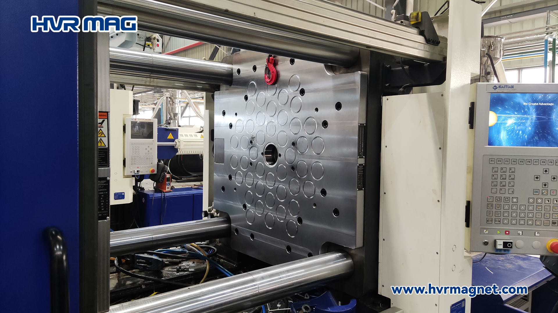 The Significance of Mold Changing in Plastic Recycling | HVR MAG