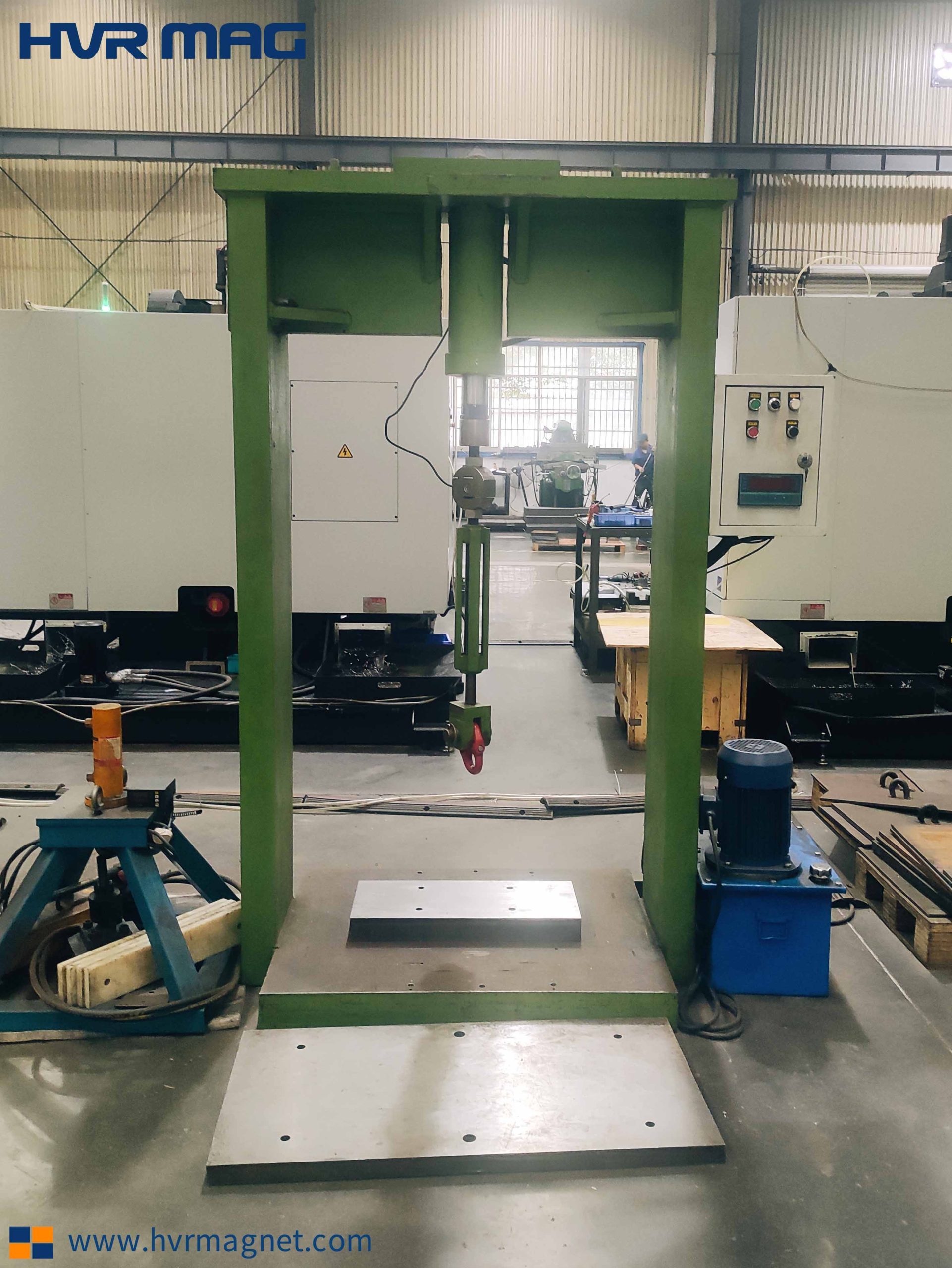 Safety Consideration of A Lifting Magnet: Max Breakaway Force | HVR MAG