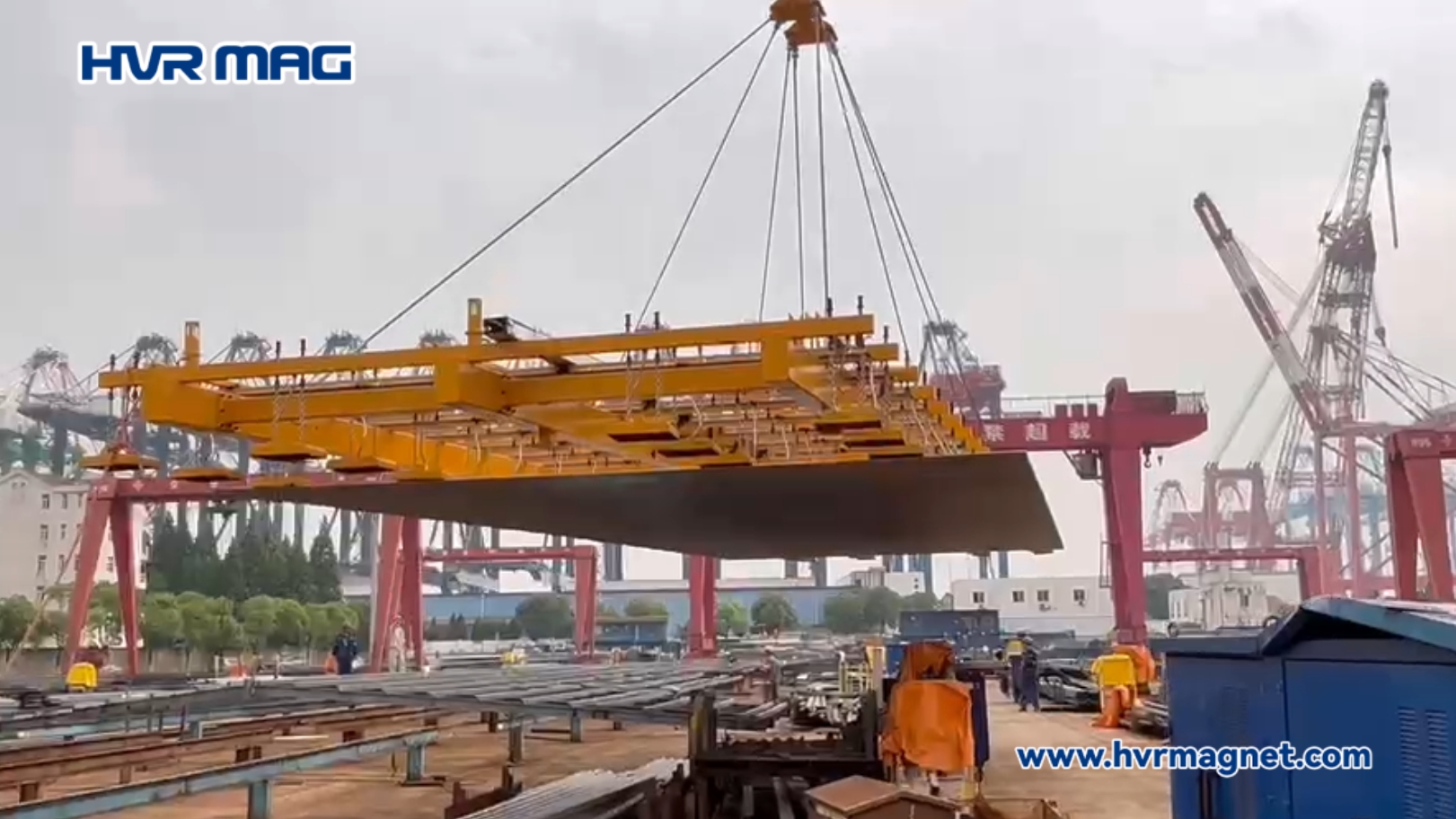 Corrugated Steel Plate Lifting Magnets Integrated on Gantry Crane | HVR MAG